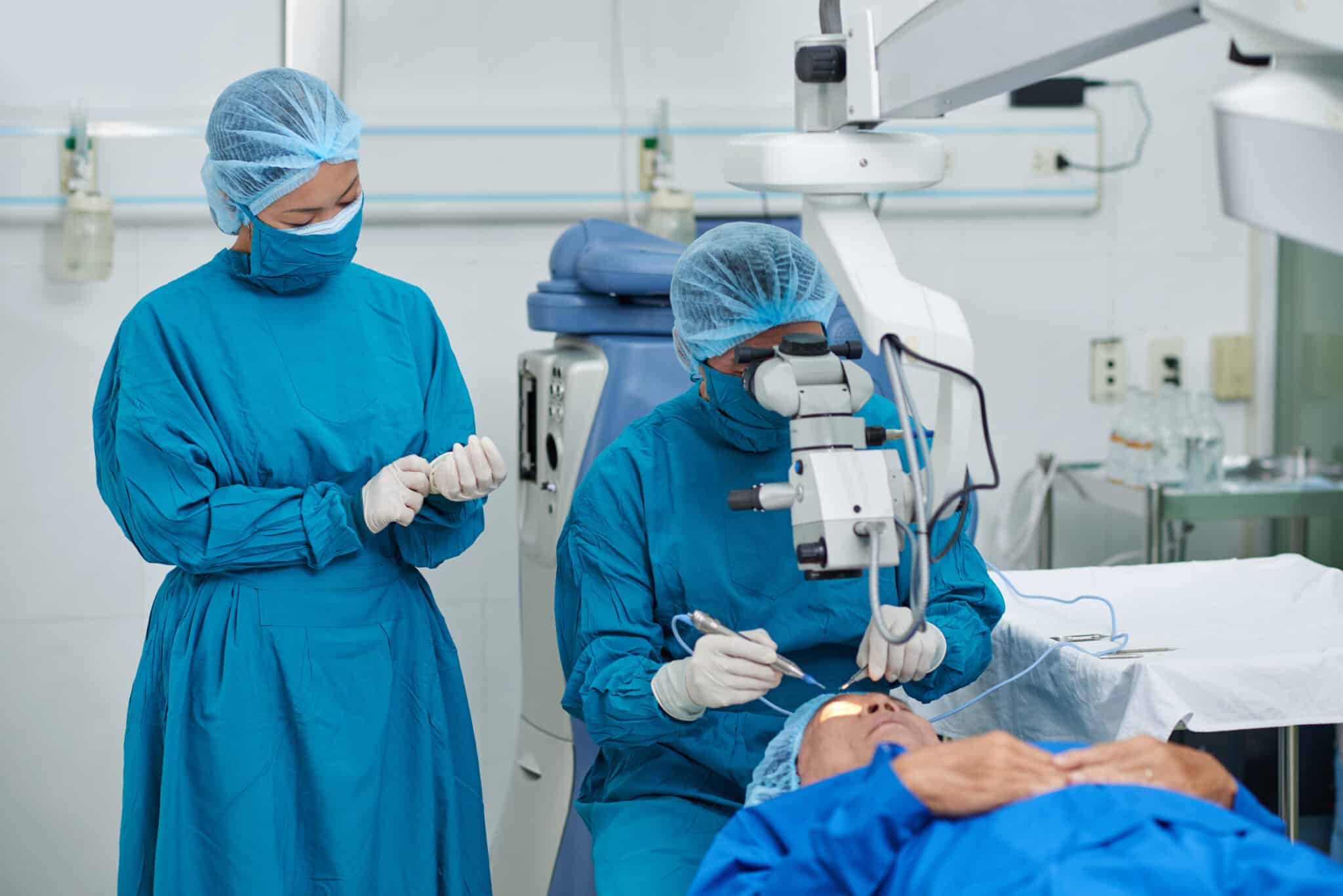 Does Medicare Cover Cataract Surgery 